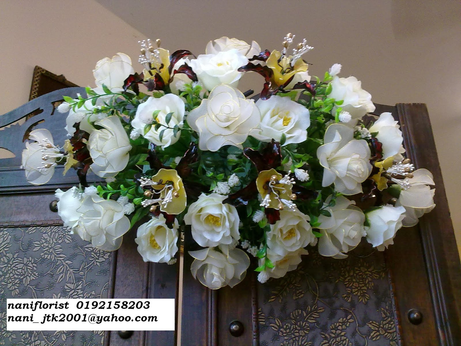 Nani Florist: GUBAHAN BUNGA ROS GANTUNG DARI STOKIN MENGHIASI BILIK ...