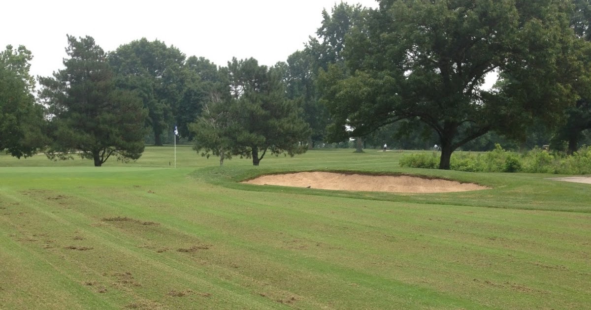 Blue Hills Country Club Maintenance: Verti-cutting Fairways