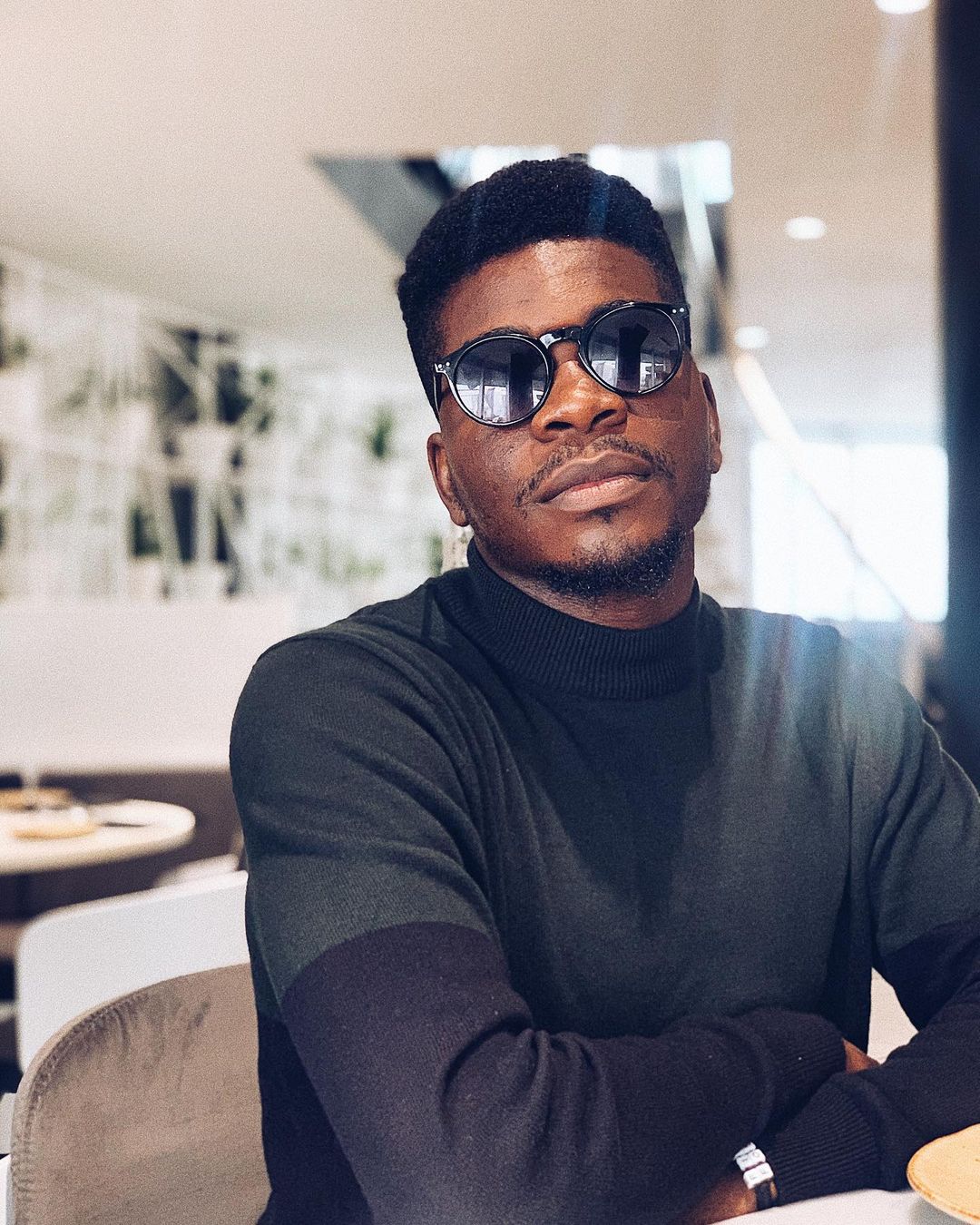 Black Turtleneck : Fisayo Fosudo likes to wear turtleneck clothes. In ...