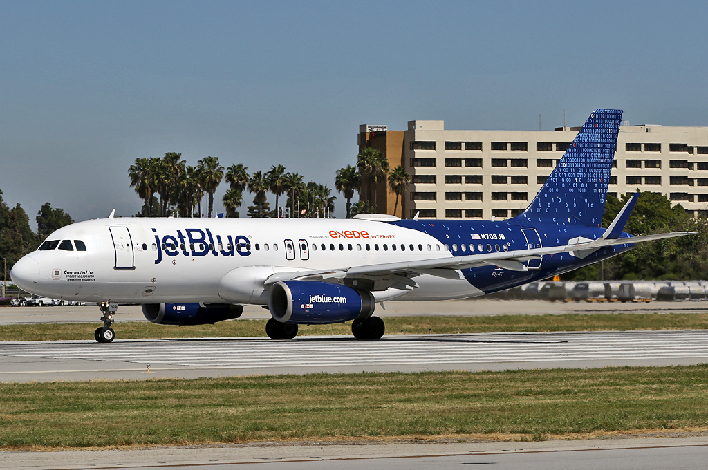 Aero Pacific Flightlines: jetBlue Airways Airbus A320-232(SL) (c/n 3488 ...