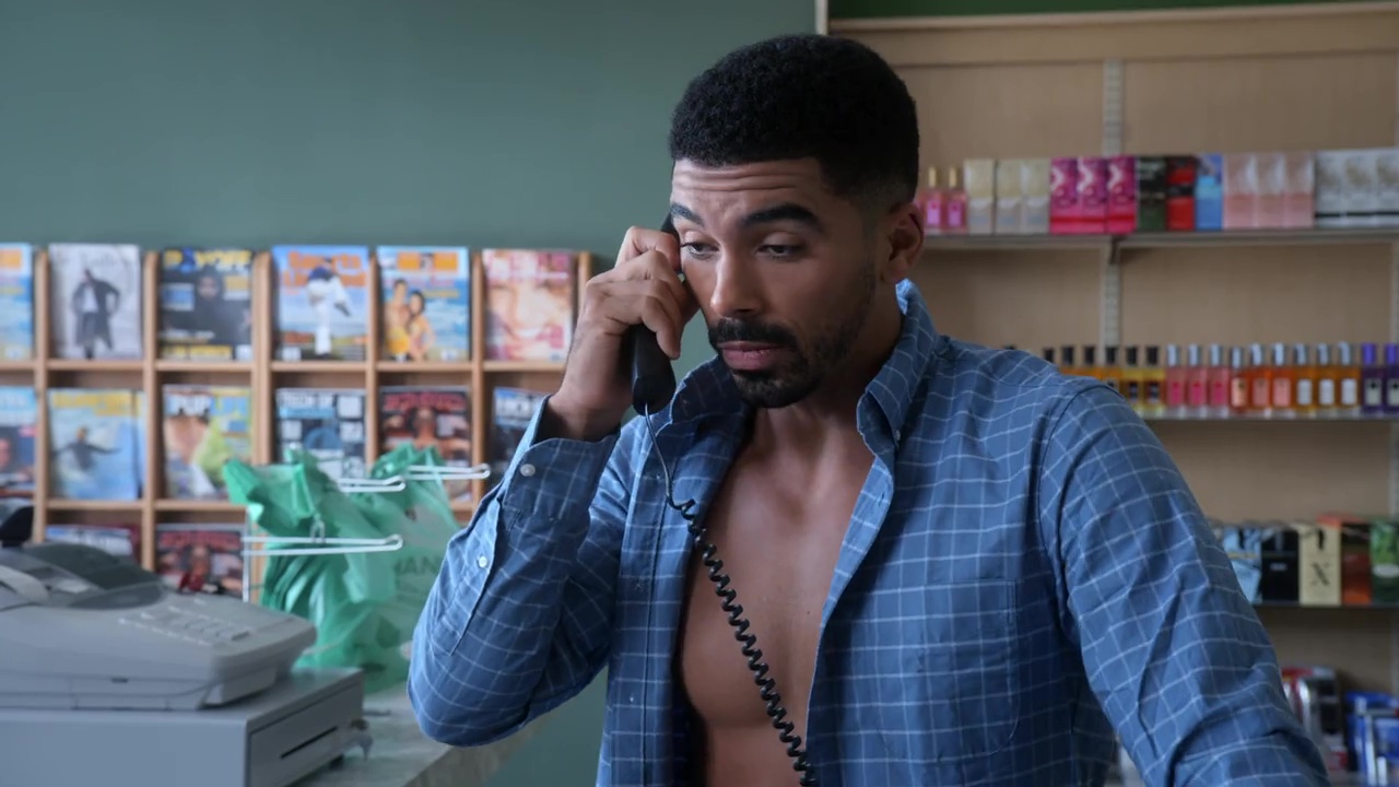 ausCAPS: Matthew Law shirtless in The Oval 1-19 "Clueless"