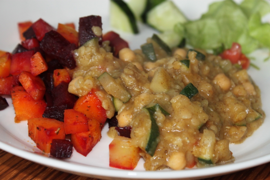 10 pisteen reseptejä: Linssi-kesäkurpitsa-kikhernepata