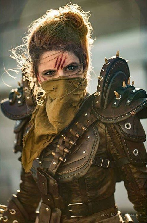 Plegarias en la Noche: Apocalypse Costume