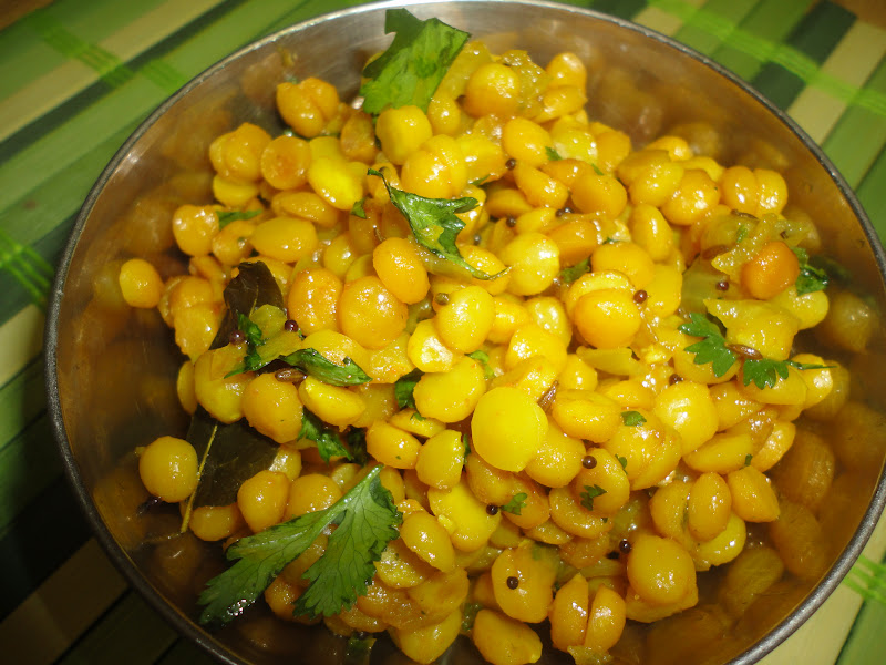 Desi / Maharashtrian food: Dal Kanda