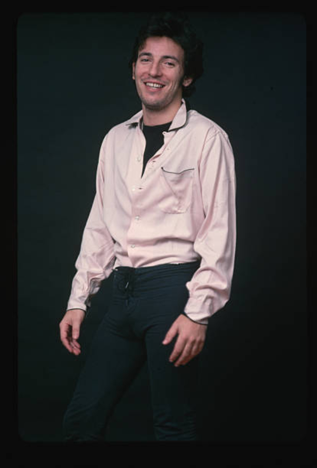30 Studio Portraits of Bruce Springsteen Taken by Lynn Goldsmith in ...
