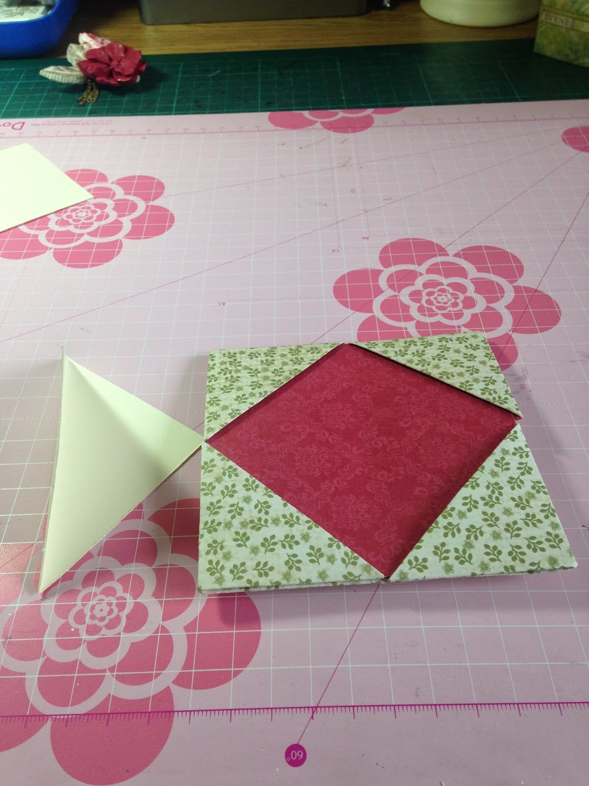 Pauline's Creative Journey: Folded Frame Tutorial.....