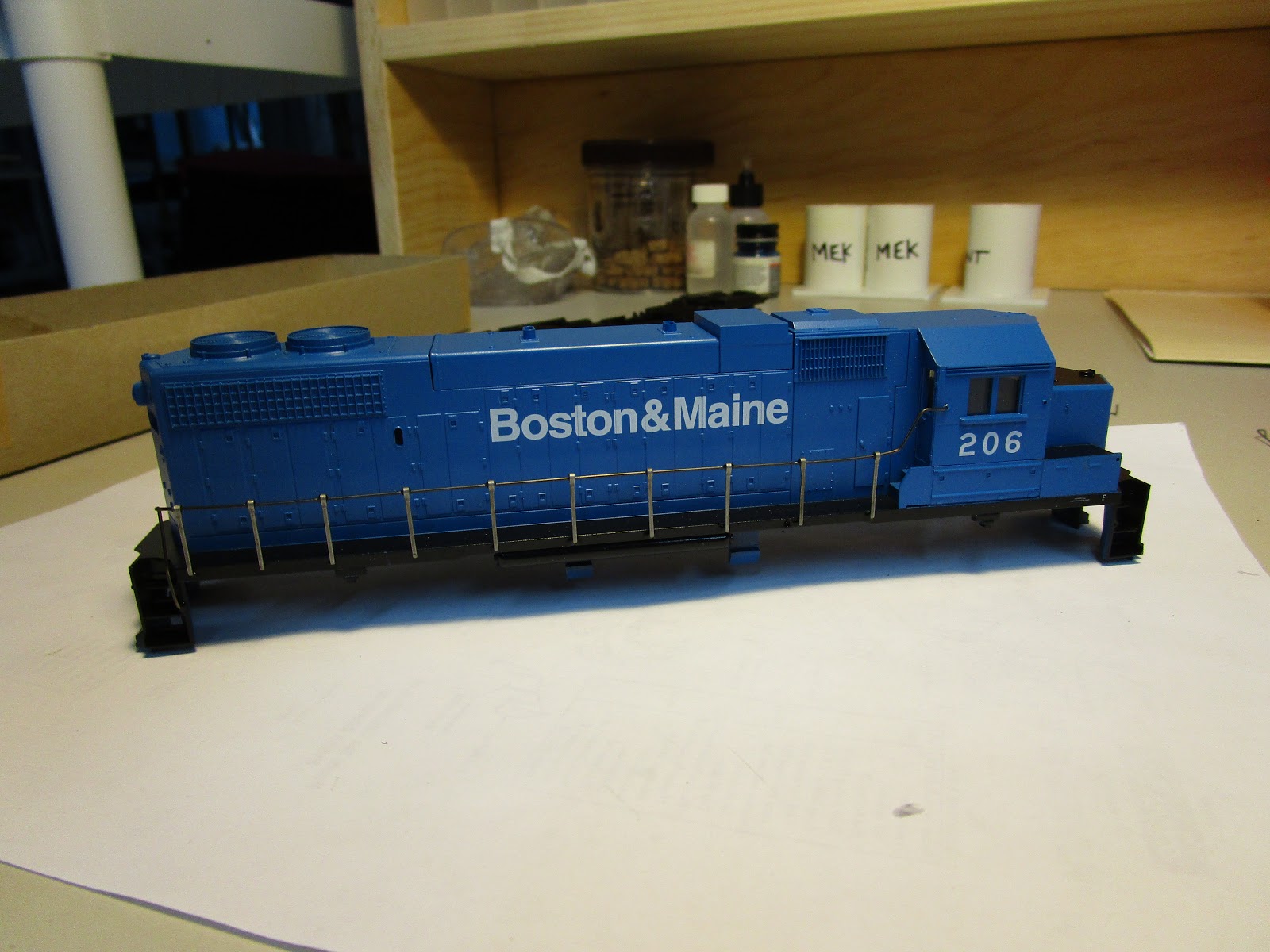 D & H "Colonie Main" layout: Boston & Maine Athearn GP38-2 #206