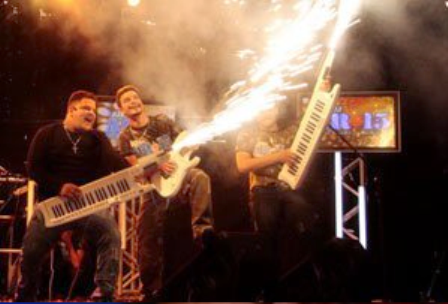 BIOGRAFIA - Banda AR-15 | Site Oficial