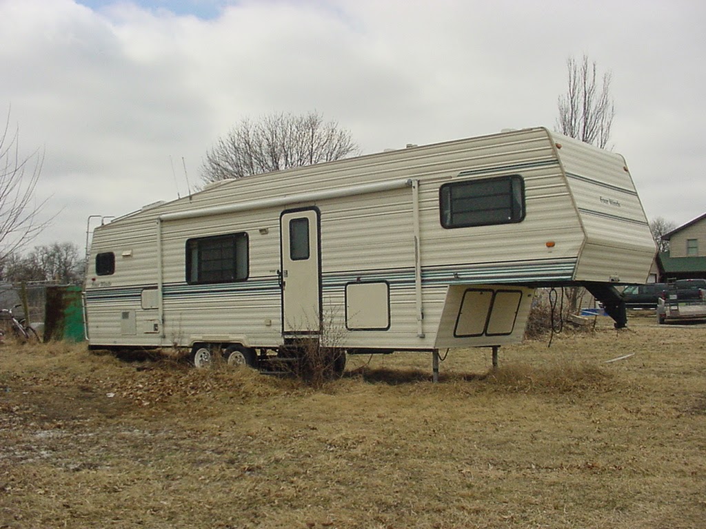 Countryside Life: Gooseneck camper for sale