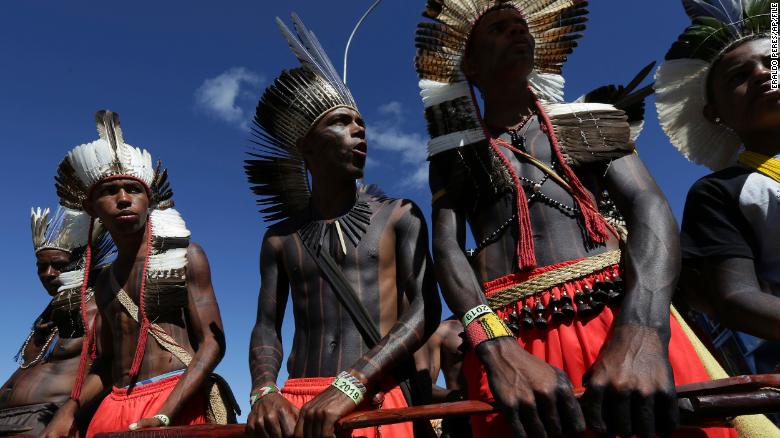 SURINAME MIRROR - Kwalitatief de beste!: Meer dan dozijn inheemsen ...