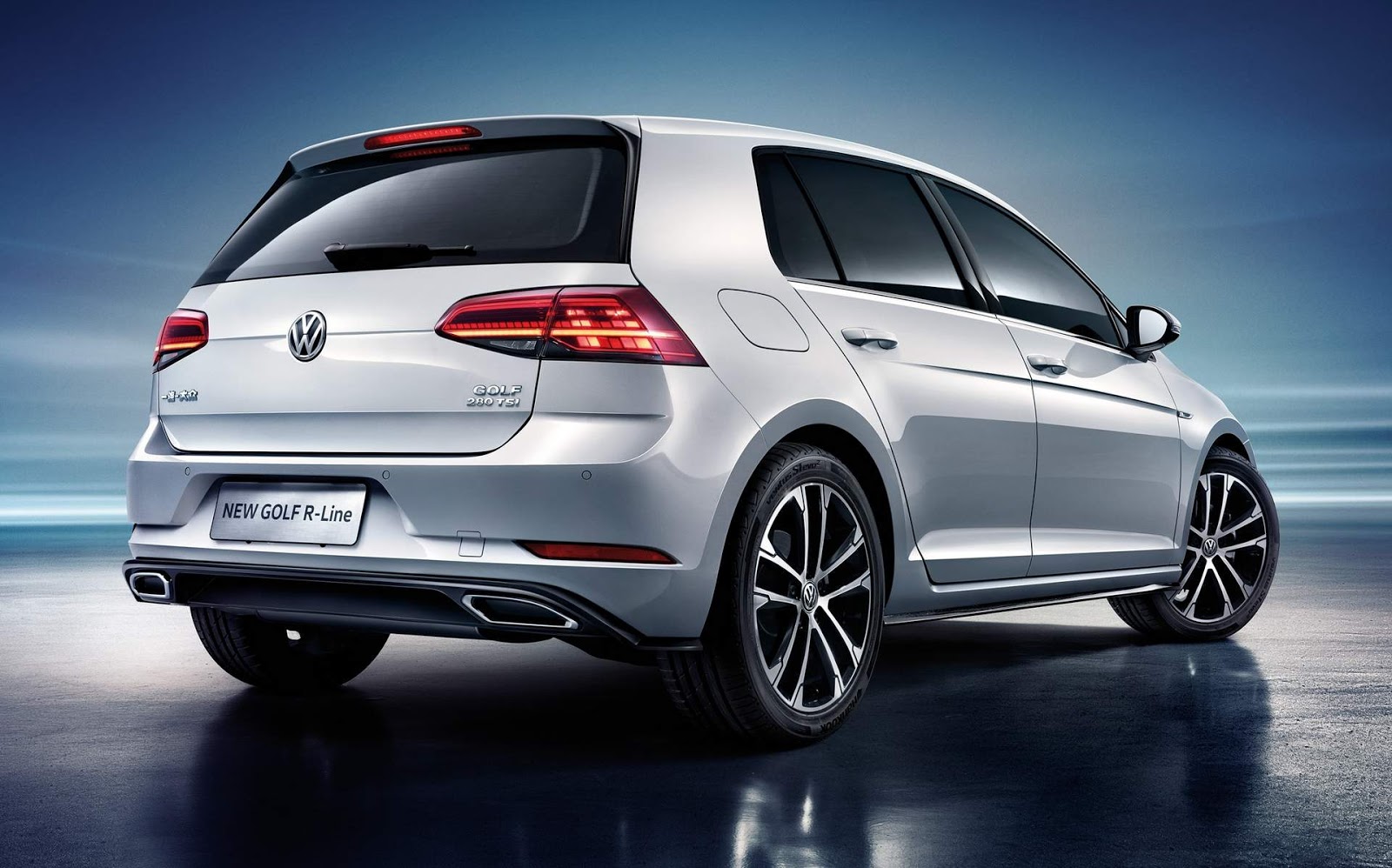 Golf 280 TSI R-Line: design e interior de GTI; motor 1.4 TSI