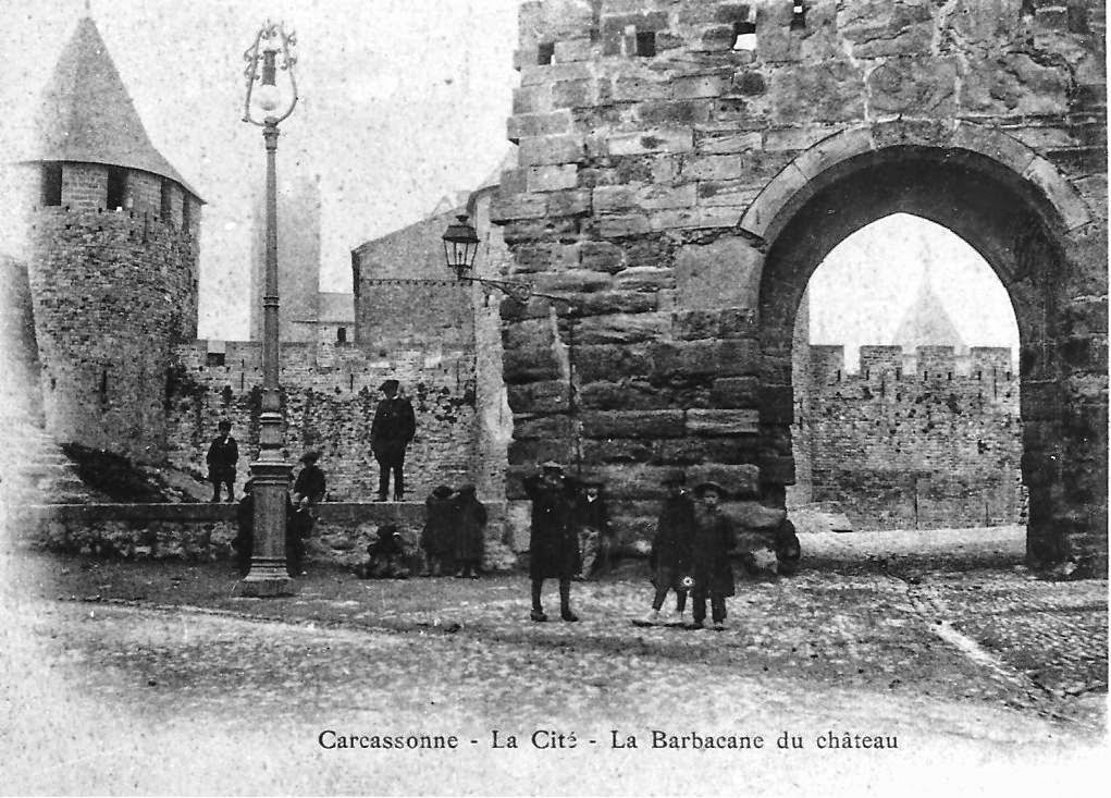 Los Ciutadins: La Barbacane du Château