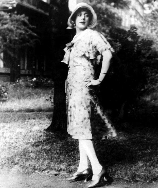 Femulate: Must See T Flick