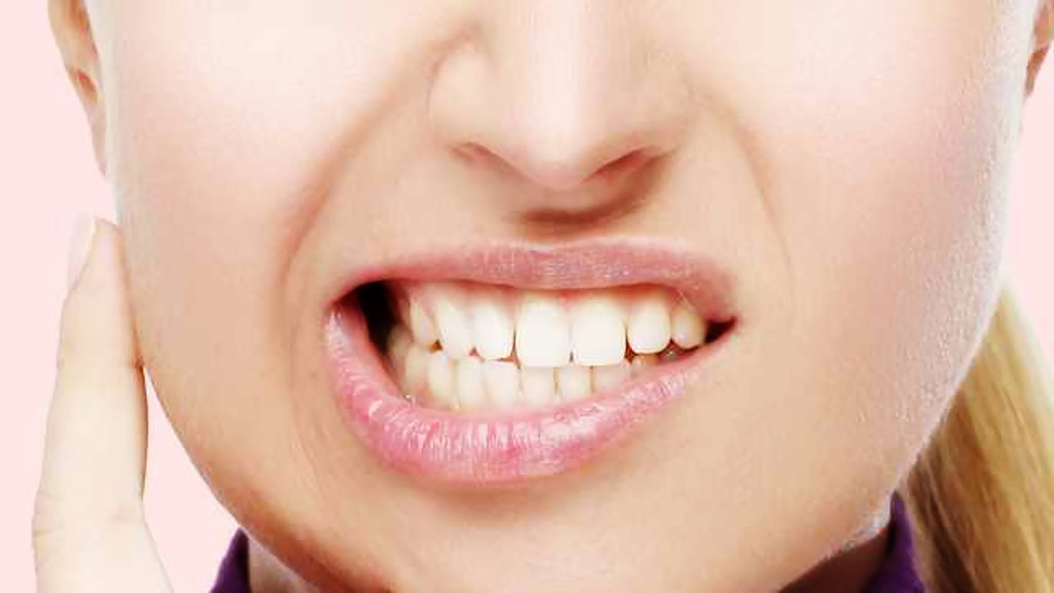 APRETAR Y RECHINAR LOS DIENTES