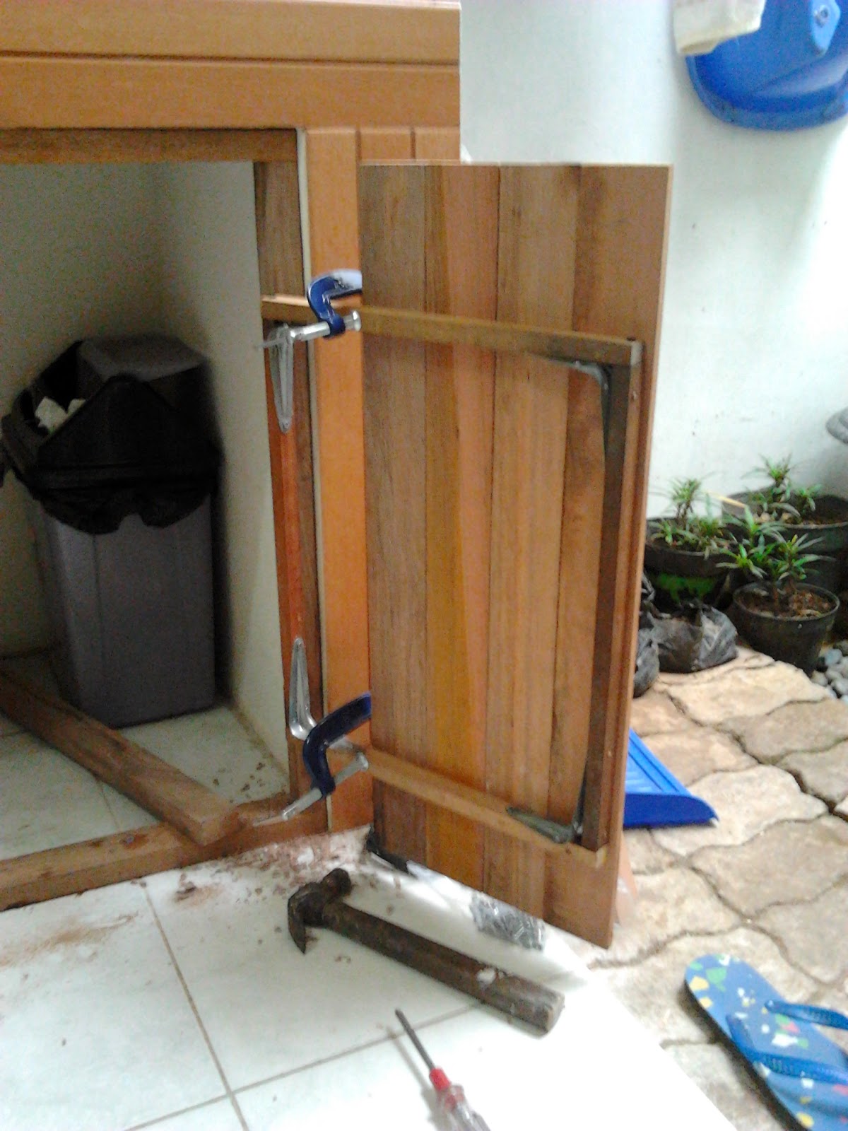 CORAT CORET: Membuat Pintu Kitchen Set