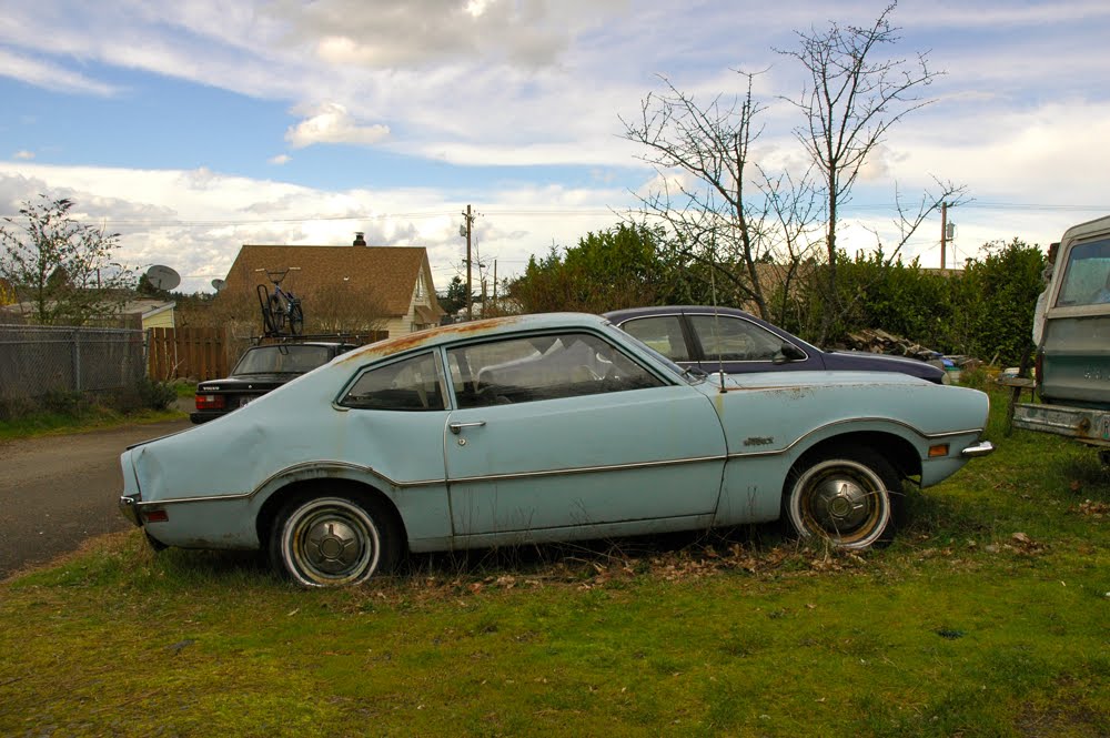 OLD PARKED CARS.: I Love Portland Alleys, 1 of 2: 1971 Ford Maverick ...