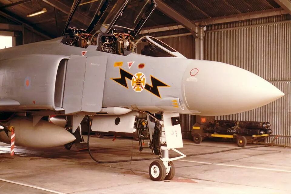 Jet & Prop by FalkeEins: British Phantoms - F-4 Phantom II in RAF & FAA ...