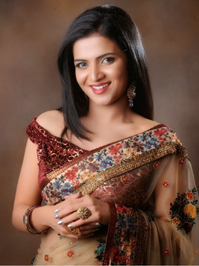 Just Chill: Anchor Divya Darshini