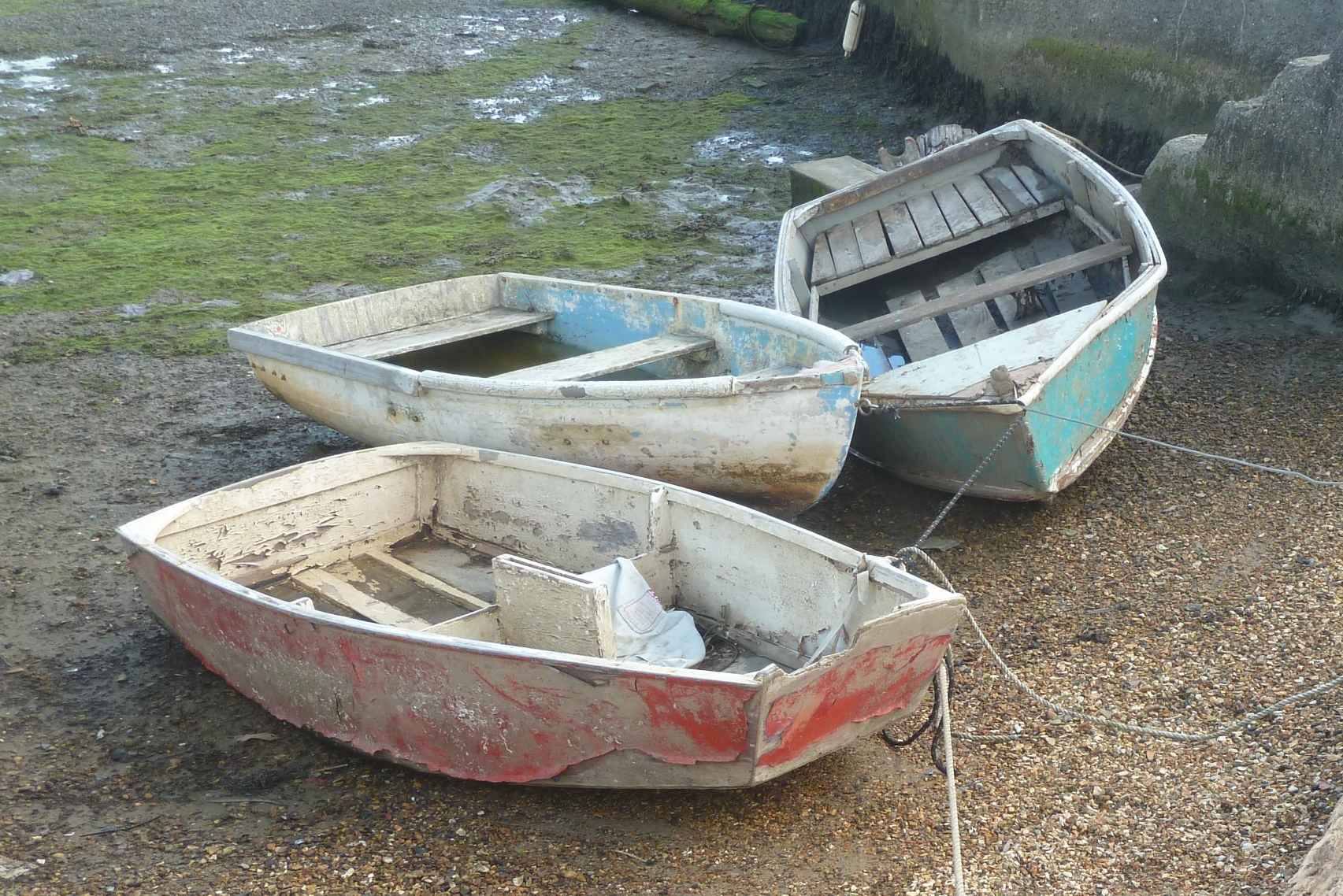 Bursledon Blog: Derelict dinghies