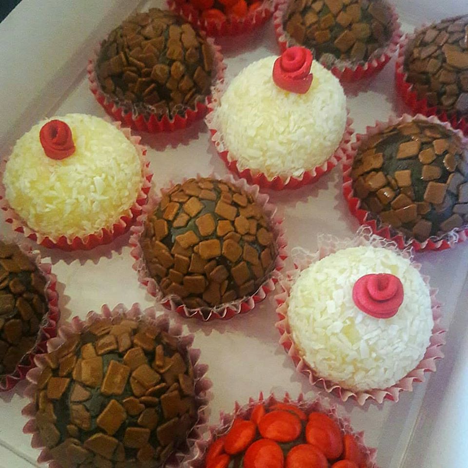 Doce Bolinho by Ro