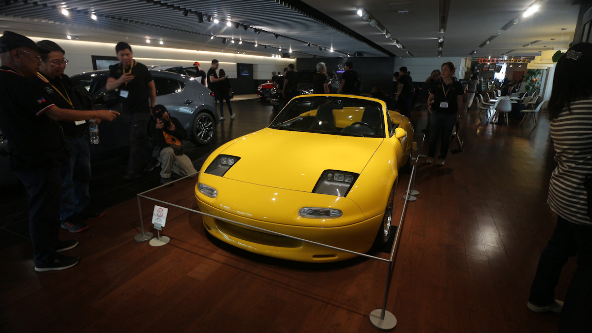 The Curious Story of This One-Off Yellow Mazda MX-5 | CarGuide.PH ...