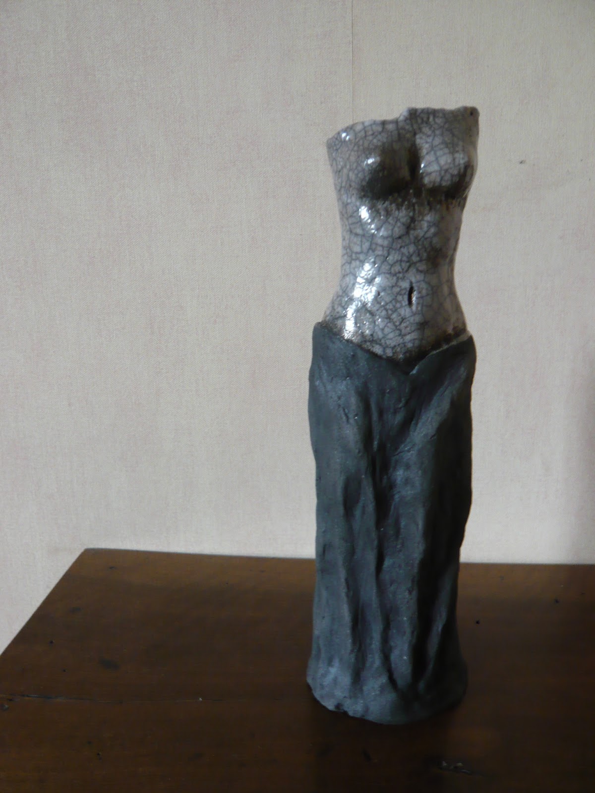 Sculpture Gilbert: Buste de femme traité en Raku