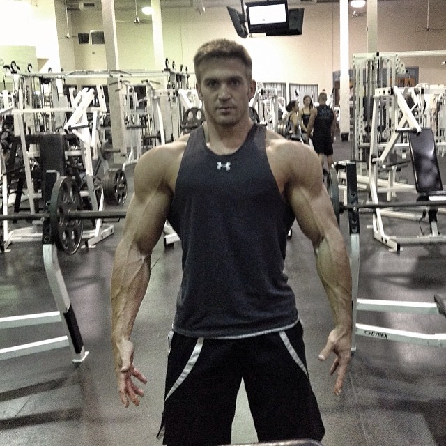 Muscle, Muscle, Muscle: Adam Charlton aka adam400m 1