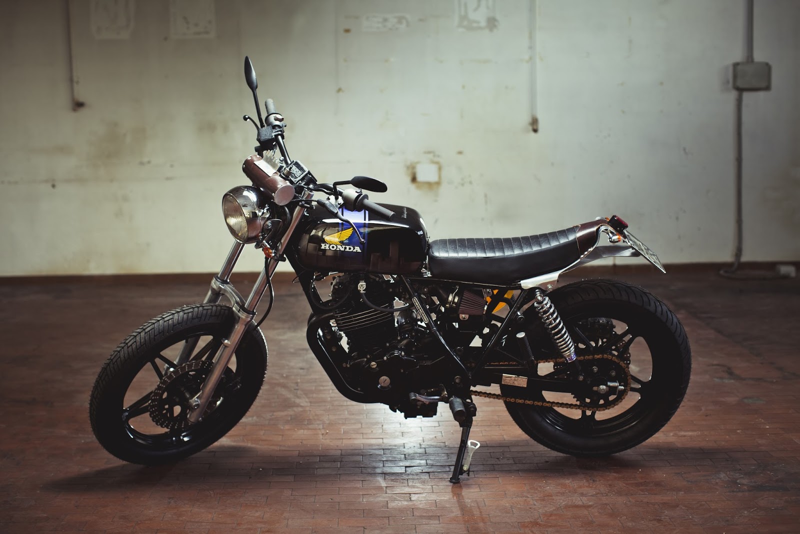 Honda FT 500 Custom by Lorenzo Buratti - Lsr Bikes