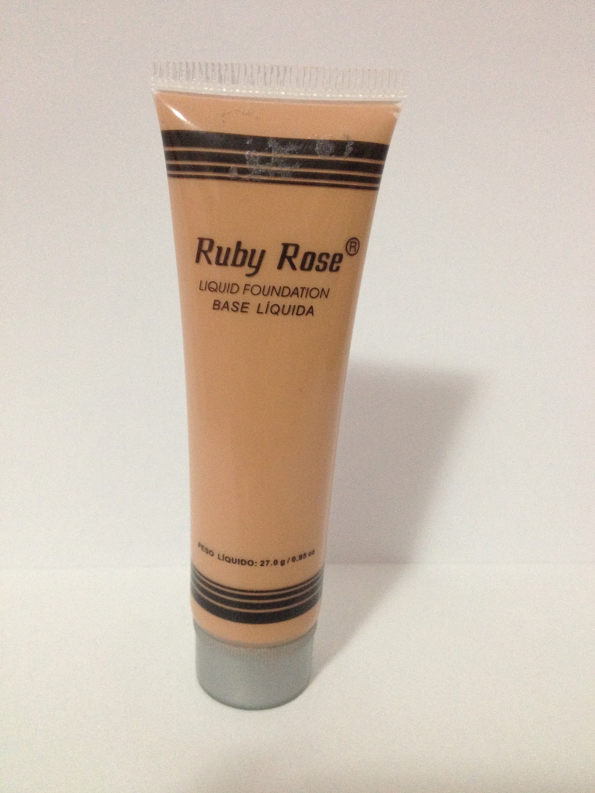 Beatriz Shimanoe: Resenha - Base Ruby Rose