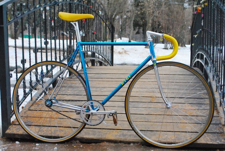 Midlife Cycling: Curls, Splits And A Flying Gate