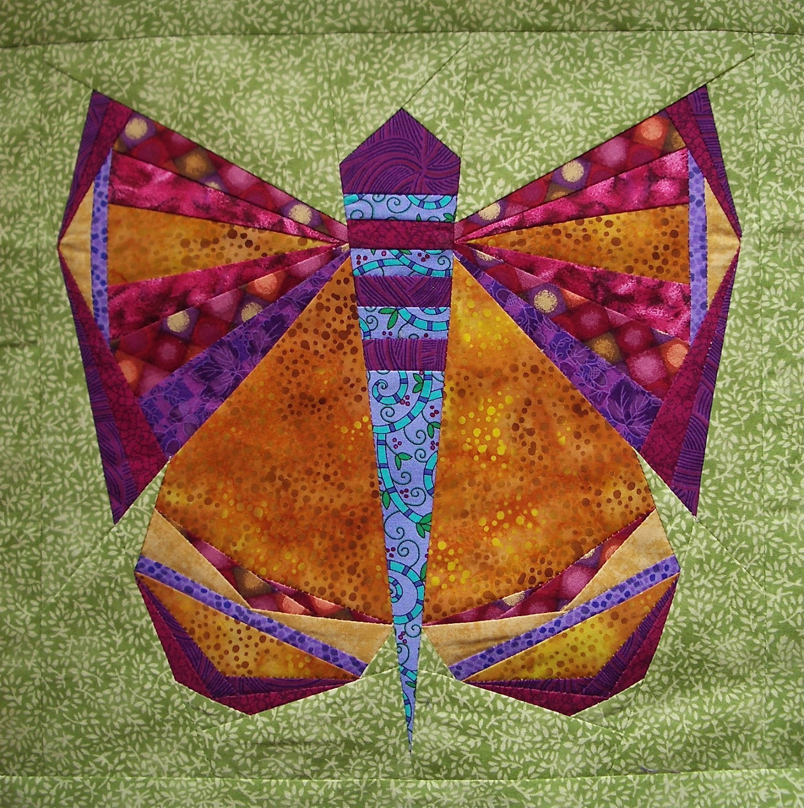 Handicrafty Sisters: Paper-pieced Butterfly