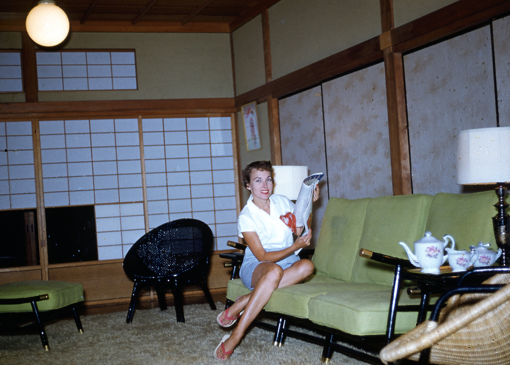 50 Amazing Color Photographs Capture Everyday Life in Japan in the ...