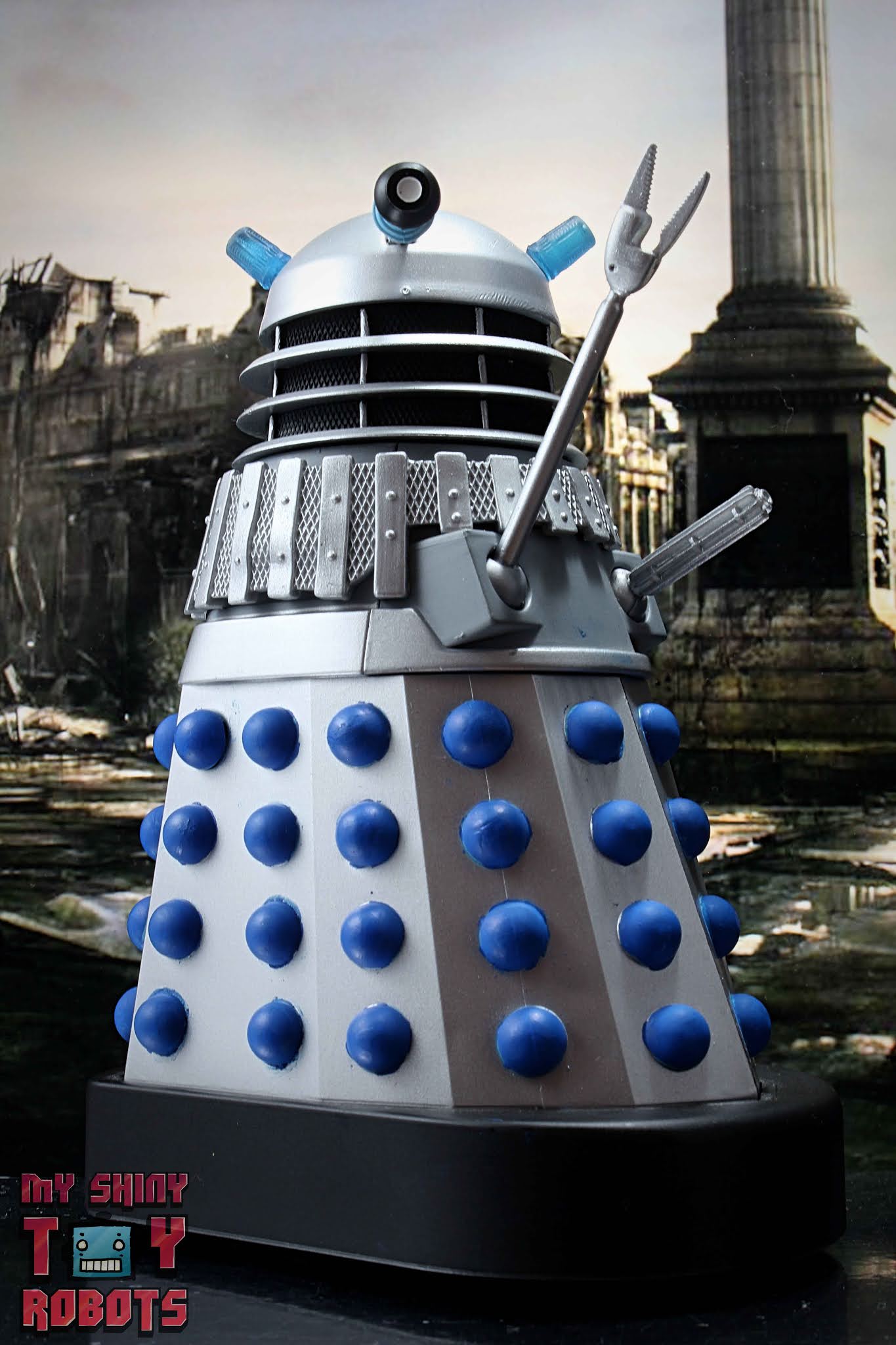 My Shiny Toy Robots: Custom Figure: 'Daleks - Invasion Earth 2150AD ...