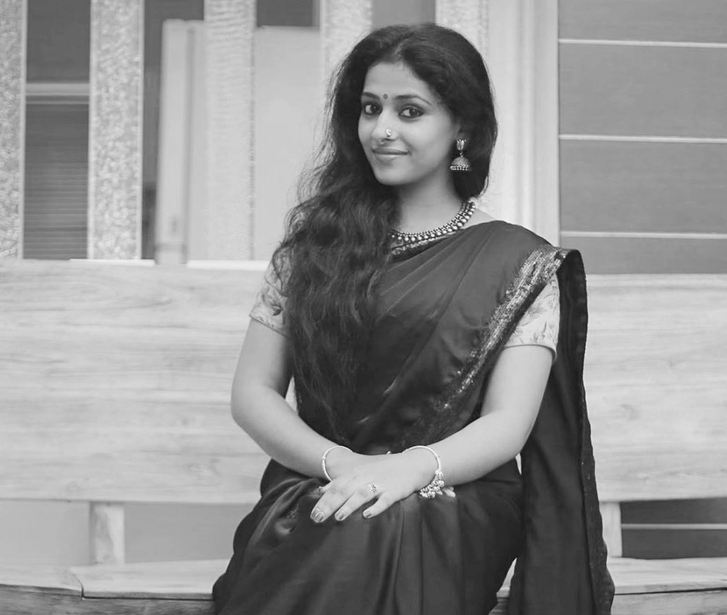 NDS WALLPAPERS: Anu-Sithara-cute-and-graceful-look-pics