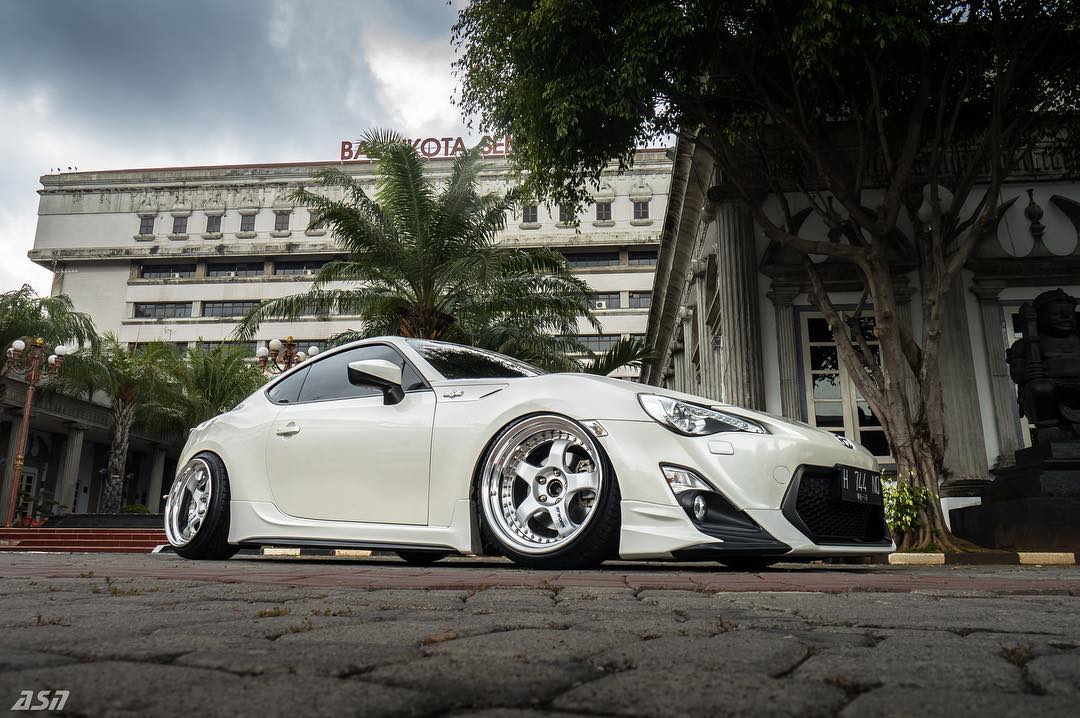 Modifikasi Mobil Ceper Toyota 86 Velg Work Wheels Meister S1 3P Owner ...