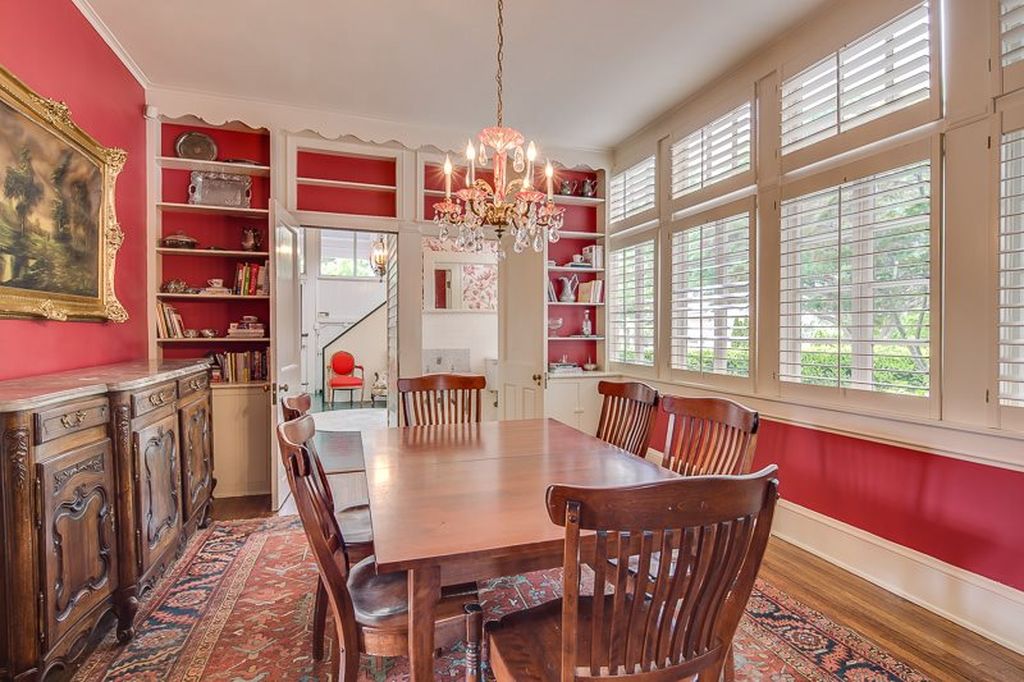 Sweet House Dreams: Clanlo Hall, 1853 Brick Colonial in Memphis, Tennessee