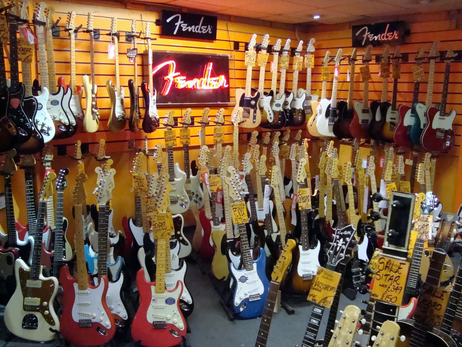 Música en Imatges: Un paradís d'instruments musicals: Denmark Street