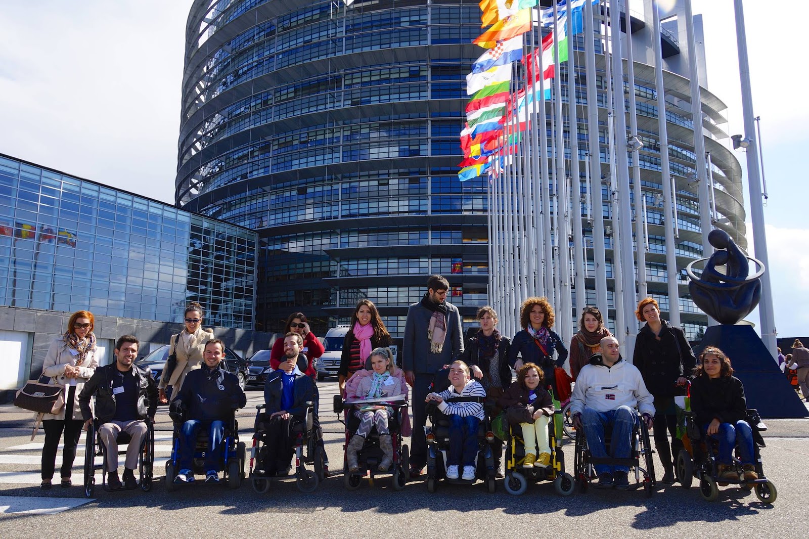 Άνθρωποι Με Ενδιαφέρουσες Αναζητήσεις (ΑΜΕΑ): Ο “i-Living–Οργανισμός ...