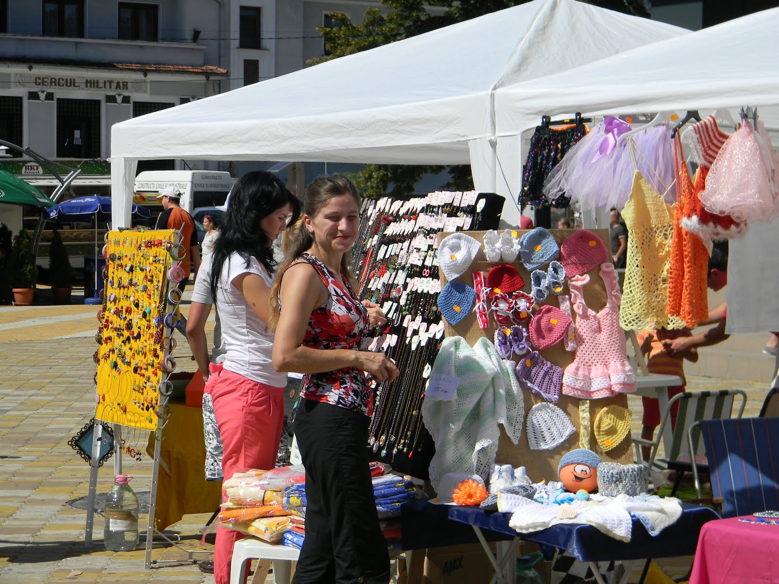 Ella Croche: "Targuri si expozitii handmade