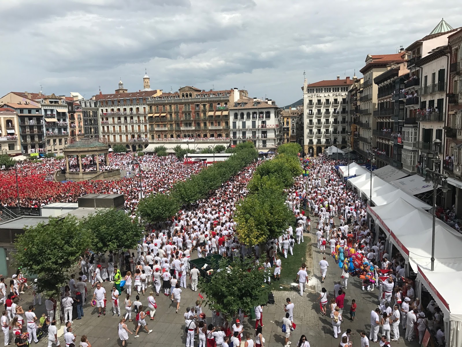 Feminino, 60: Festival de San Fermín (Los San Fermines) - Parte 1