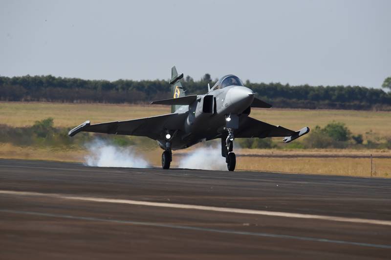 First Brazilian Gripen completes first flight in Brazil - Blog Before ...