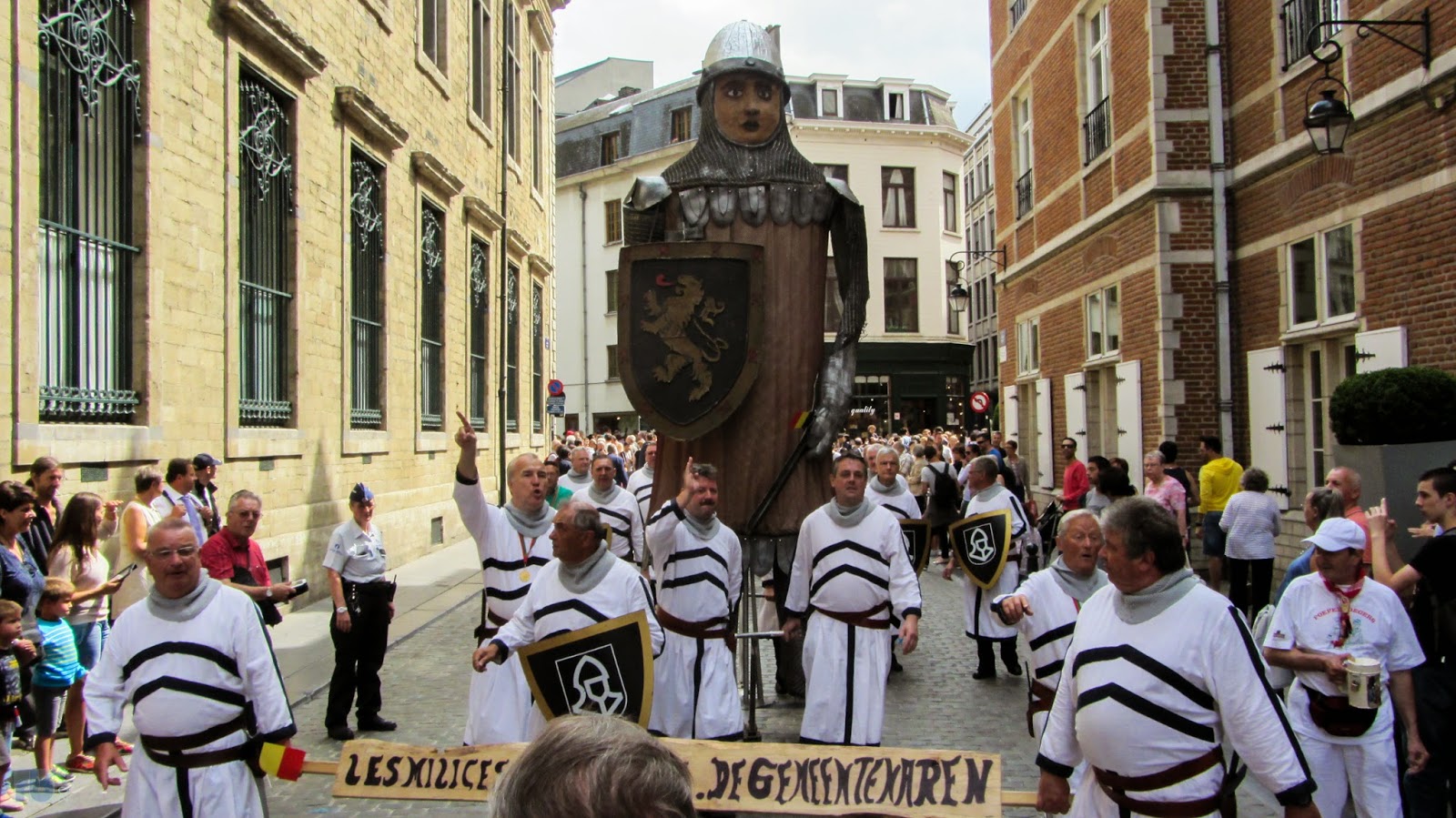 Mes escapades........: 706 ème Plantation du Meiboom 2014 - 7 siècles ...