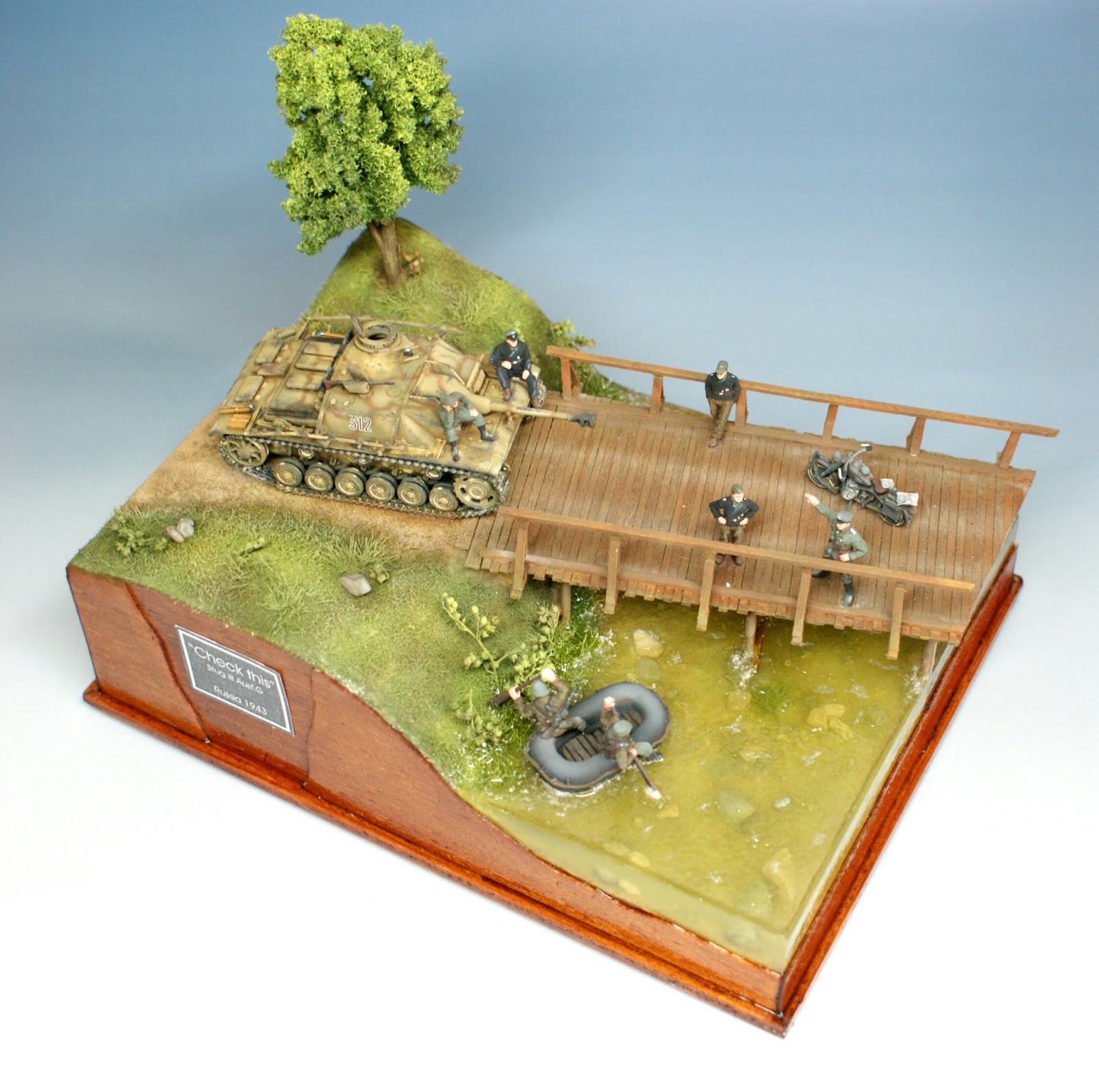 AFV-diorama: Some water bases in 1/72