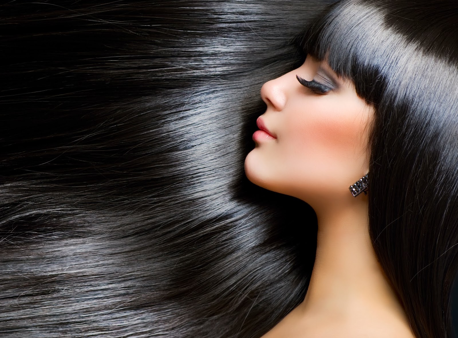 Six Easy Steps Towards Maintaining Healthy and Strong Hairs: