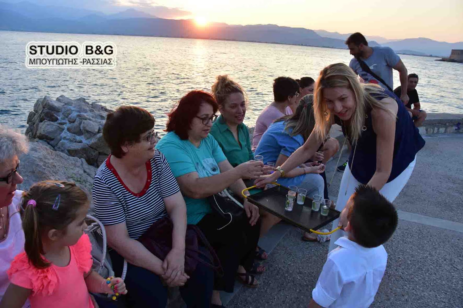 anatoliko blog: ΧΑΡΤΙΝΑ ΚΑΡΑΒΑΚΙΑ, ΑΕΡΟΣΤΑΤΑ ΚΑΙ ΧΡΥΣΟΨΑΡΑ ΣΤΗΝ ...