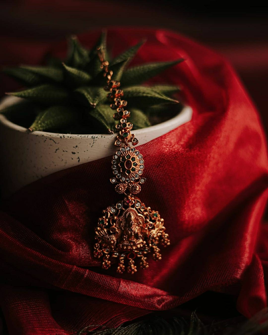 Golden maang tikka designs