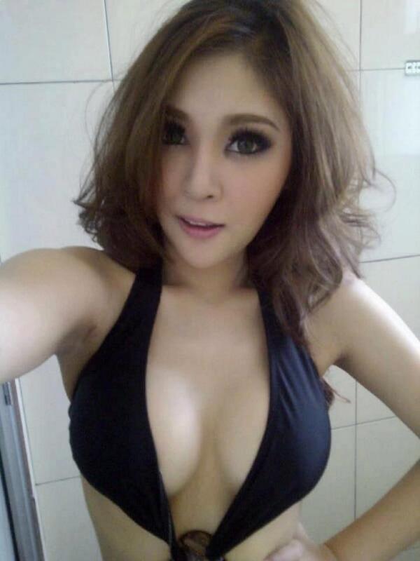 Cerita Sex Memek Yang Sempit Dan Toket Kenyal Tante Lina,Teman Mamaku - PUSAT BOKEP INDONESIA