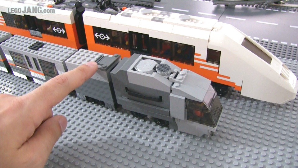 LEGO 4-stud train MOC rev. 1.1 update & 6-stud size comparison