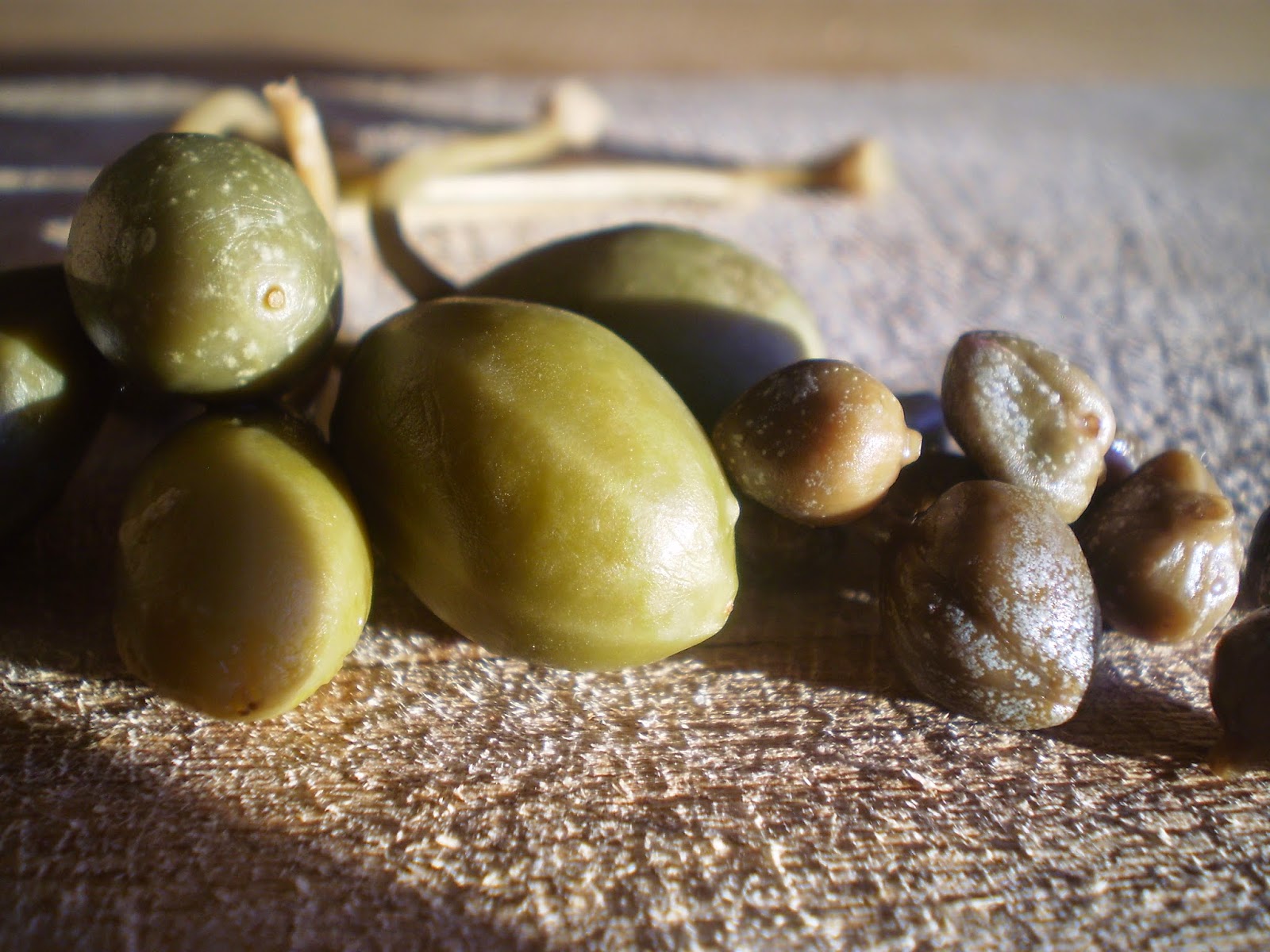 vinotava1: KAPERI - KAPERU ZIEDPUMPURI UN KAPEROGAS