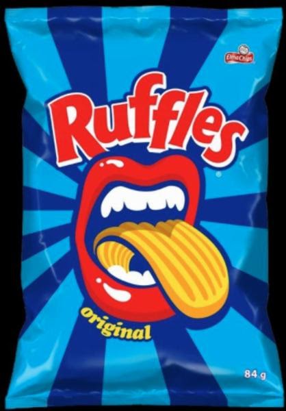 Ela achou um pacotinho de Ruffles no chão praticamente intacto | Sequelanet